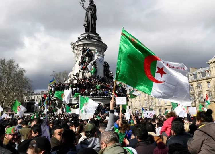 Estimation du nombre d'étrangers sans papiers en France
